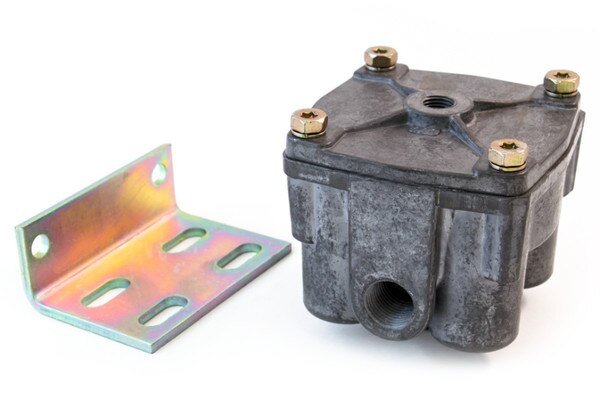 401132 - Tramec Sloan - Valve, R12 Relay, W/ Bracket