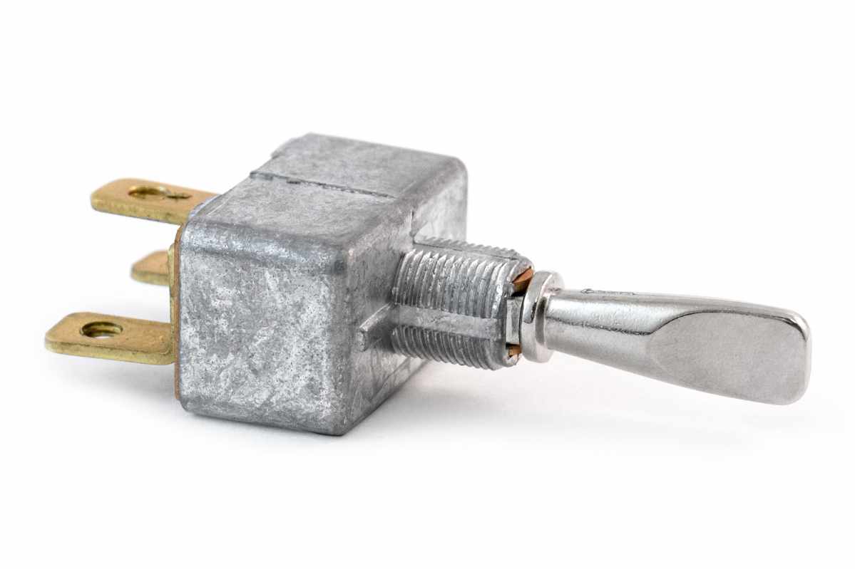 422643 - Tramec Sloan - Toggle Switch On-Off-On