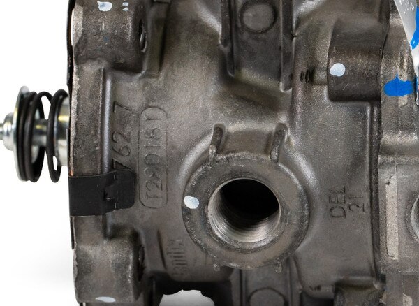 802912 - Bendix - Treadle Valve (Bare Valve)